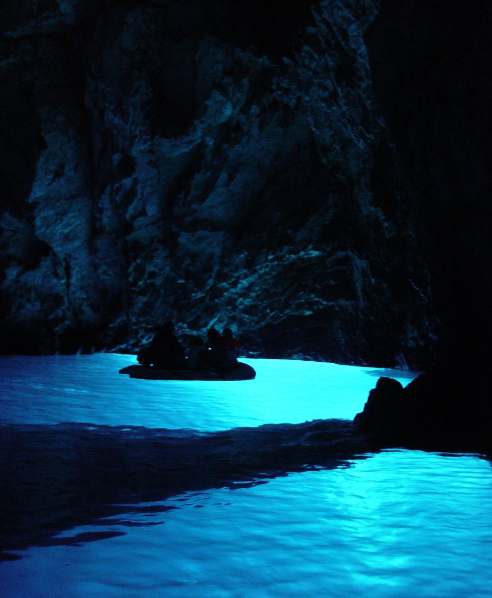 Guide for Sailing Around the Island of Vis